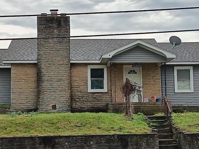 1416 E 15th St, Joplin, MO 64804