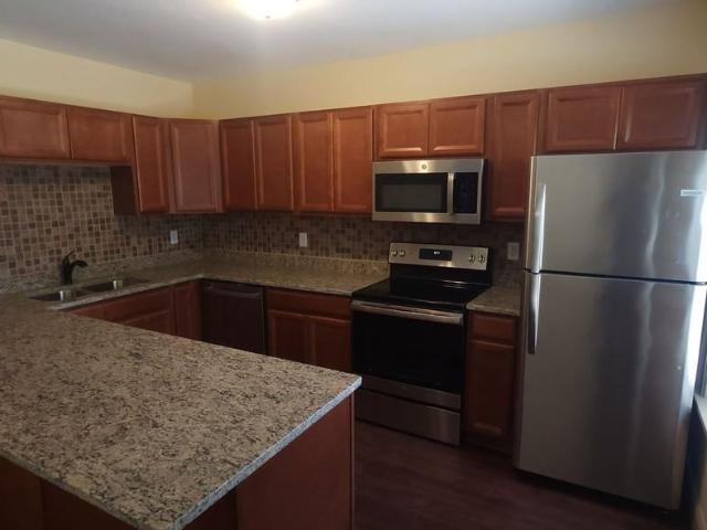 1416 E State St Apartments 2 Bedroom Apartment for Rent at 1416 E State St, Rockford, IL 61104 Jackson Oaks