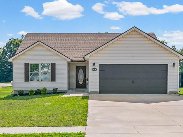 1416 Fredrick Dr, Clarksville, TN 37042