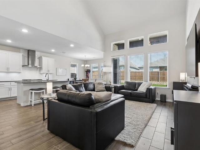 1416 Jackdaw Road