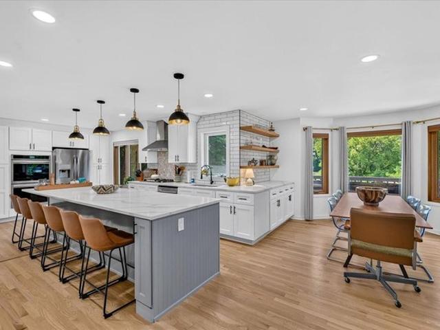 1416 Kings Lynn Rd, Stoughton, WI 53589