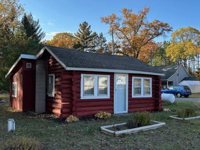1416 Seaman Rd, Wellston, MI 49689