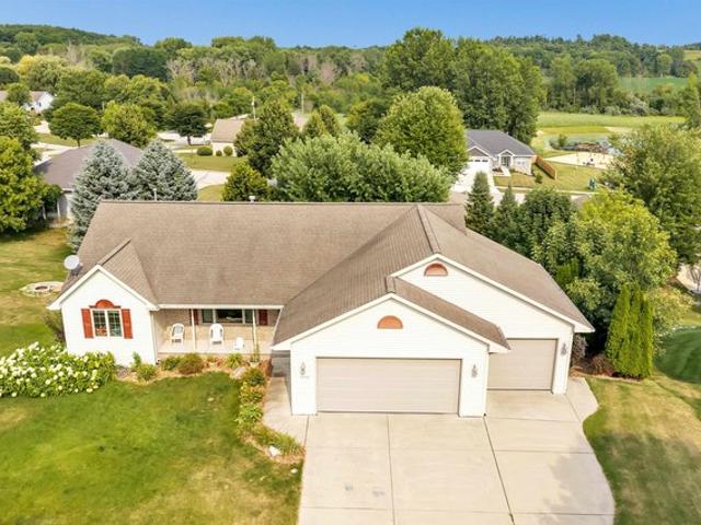 1416 Wilbert Hill Ct, Howard, WI 54313