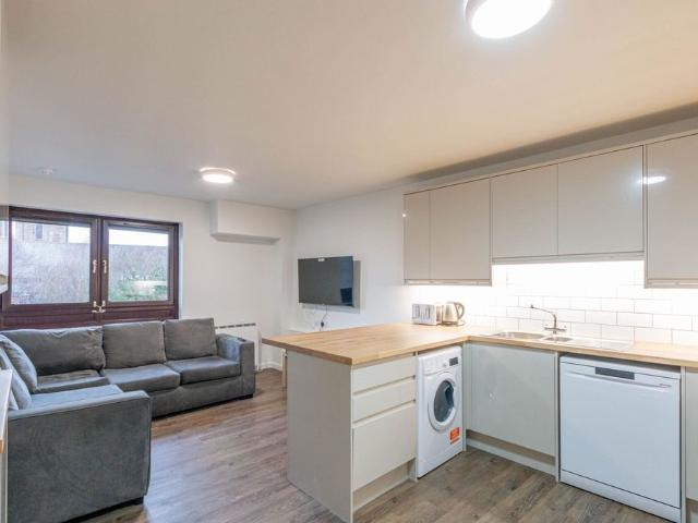 1416L West Bryson Road, Edinburgh, EH11 1EH