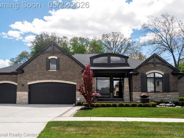 14170 Kings Park Ct, Shelby Township, MI 48315
