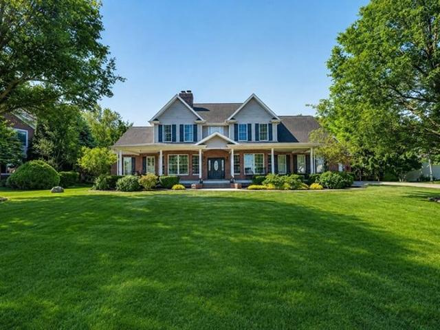 14170 Parkridge Dr, Granger, IN 46530