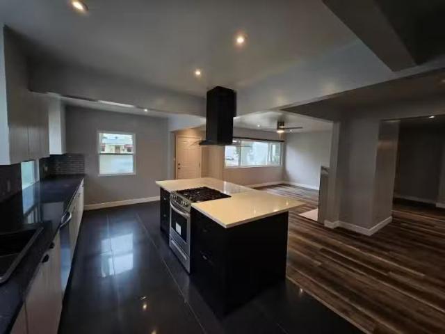1417 N Evergreen St, Burbank, CA 91505