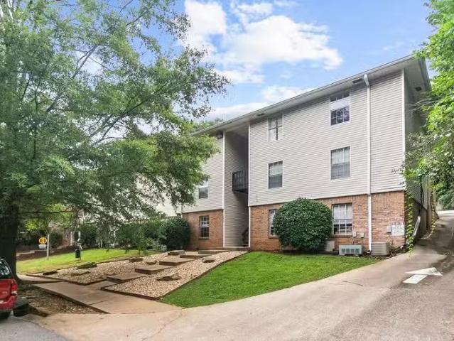 1417 A Redwood Manor