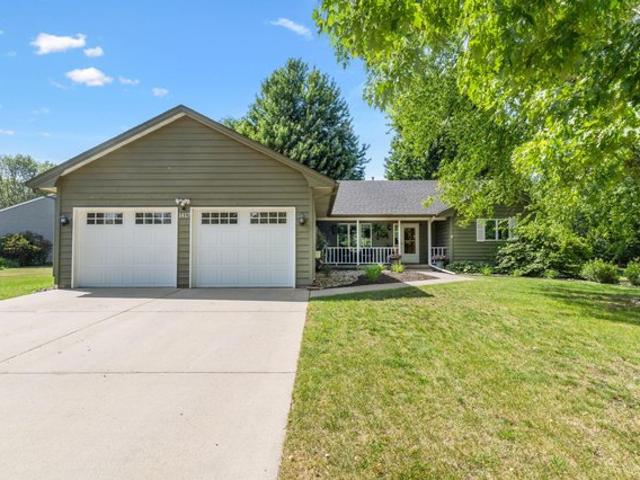 1417 Fairway Dr, Faribault, MN 55021