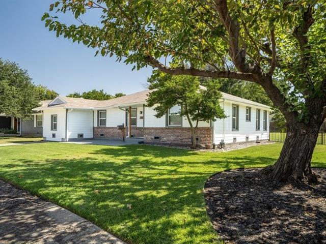 1417 Hill St, Grapevine, TX 76051