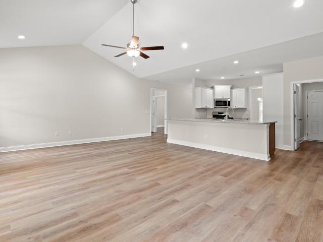 1417 Loop Circle