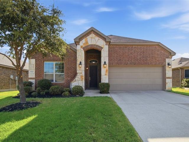 1417 Red River Dr, Aubrey, TX 76227