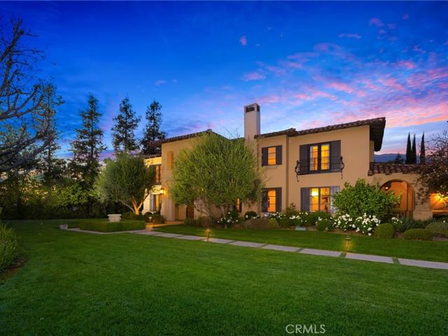 1417 Royal Oaks