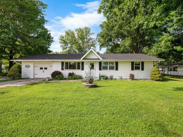 1417 W Locust St, Bolivar, MO 65613
