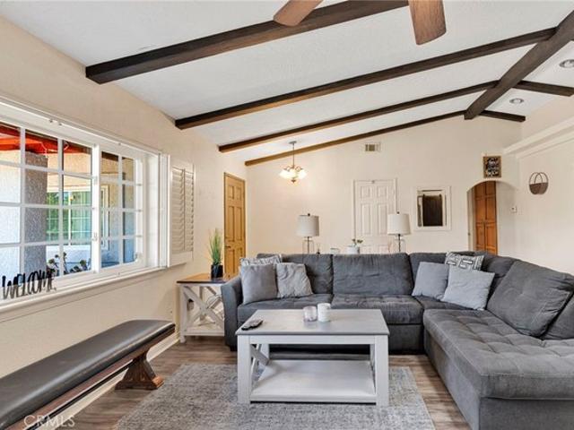 14185 Cuyamaca Rd, Apple Valley, CA 92307