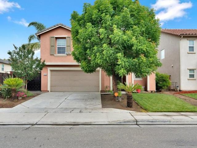 1418 Mandarin St, Madera, CA 93638