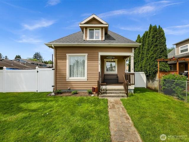 1418 Maple St, Everett, WA 98201