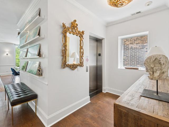 1418 N LaSalle Drive # 3