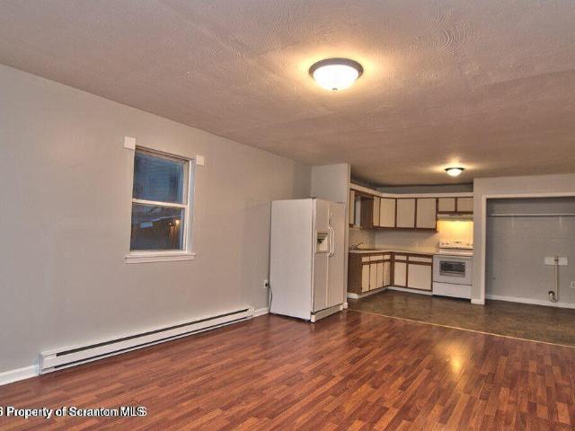 1418 N Main Apt C Avenue