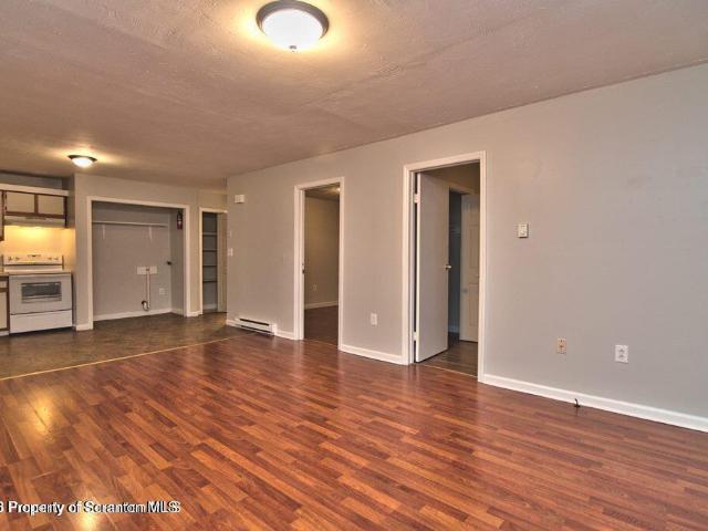 1418 N Main Apt B Street