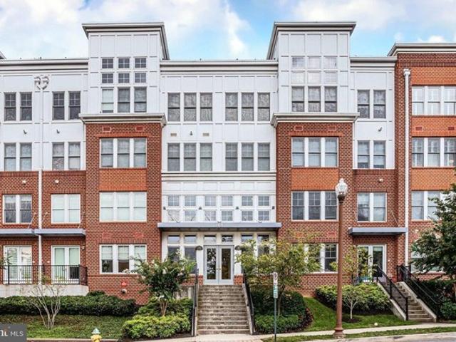 1418 N Rhodes St Unit B106, Arlington, VA 22209