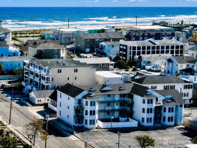 1418 Boulevard 1