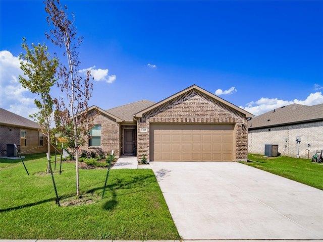 1418 Brindle Dr, Greenville, TX 75402