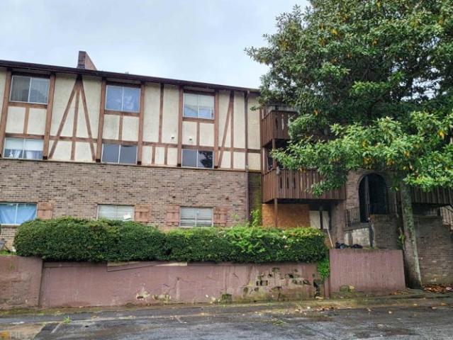 1418 Camelot Dr, South Fulton, GA 30349