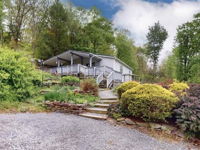 1418 Cherry Run Rd, Grafton, WV 26354