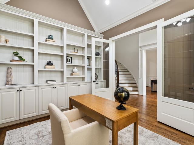 1418 Du Barry Lane