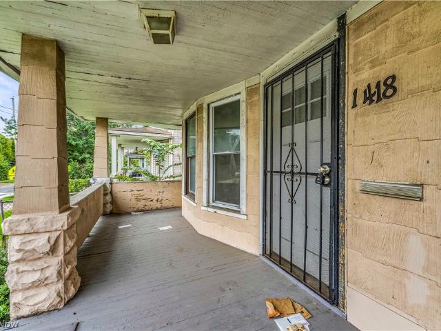 1418 E 95th Street