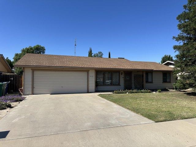 1418 Jackson St, Selma, CA 93662