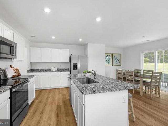 1418 Lieutenant Johnson Dr