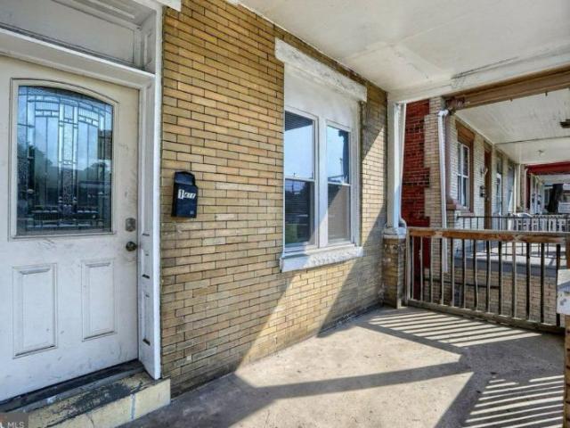 1418 State Street_ Room 4