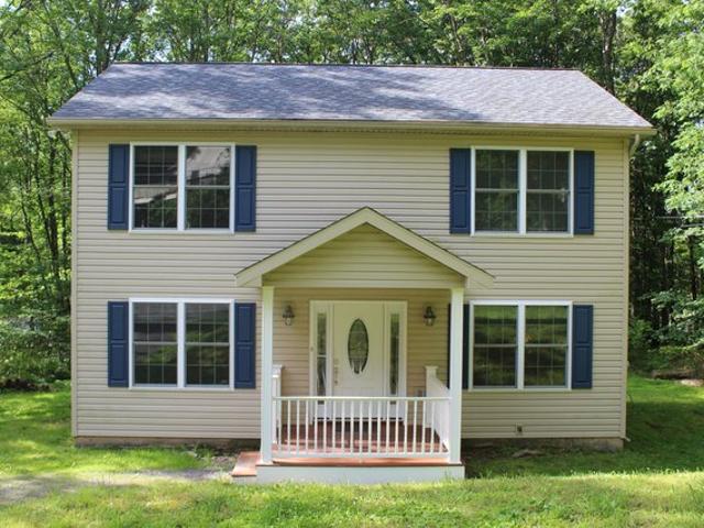 1418 Silver Maple Rd, Effort, PA 18330