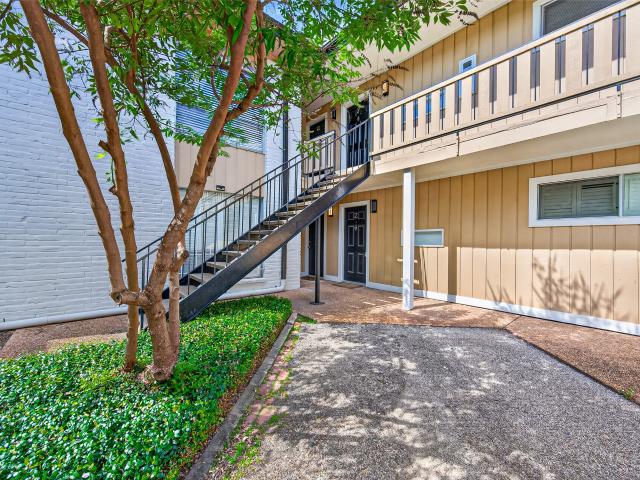 1418 Vermont Street 2
