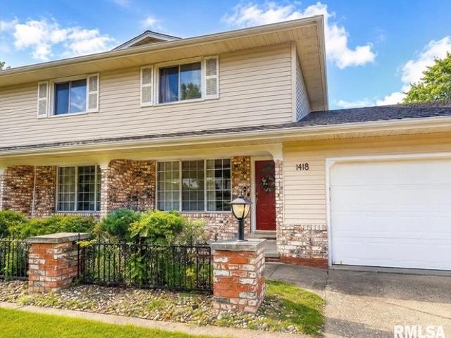 1418 W Daytona Dr, Peoria, IL 61614