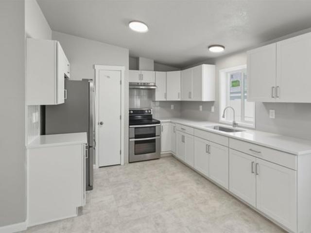 1418 W Washington St, Pasco, WA 99301