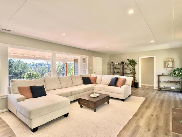 1418 York Dr