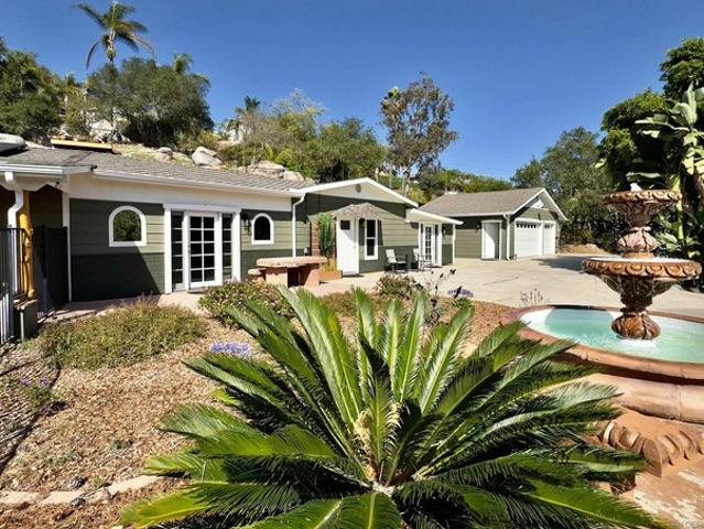 1418 York Dr, Vista, CA 92084