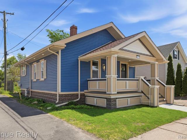 1418 8th Street