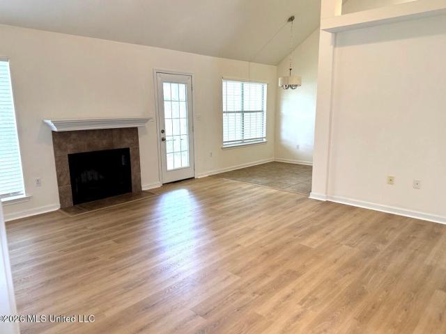 14191 Oak View Circle