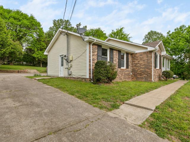 1419 McClardy Rd, Clarksville, TN 37042 | MLS #3176 | Compass