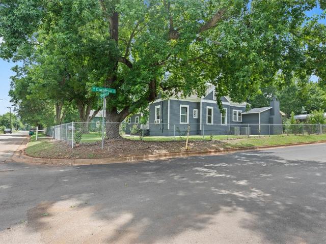 1419 N Sycamore