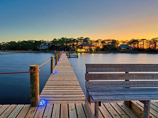 1419 Dove Ln, Saint George Island, FL 32328