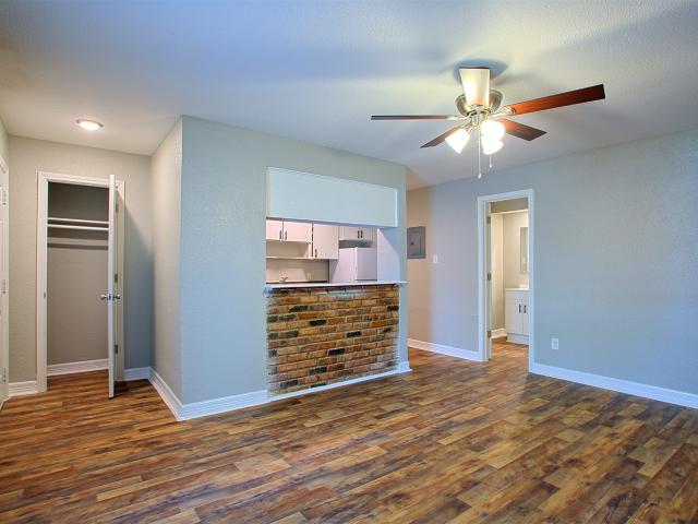 1419 Hawthorne St, Unit 22, Houston, TX 77006 | MLS #42550 | Compass