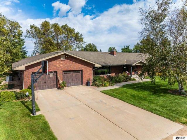 1419 Road N, York, NE 68467