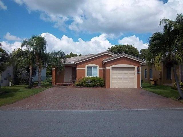 1419 SW 45th Way, Deerfield Beach, FL 33442