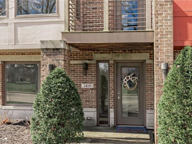 1419 Slate Ct, Cleveland Heights, OH 44118