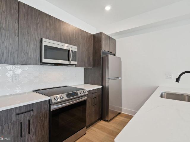 1419 W Grange Avenue # 205